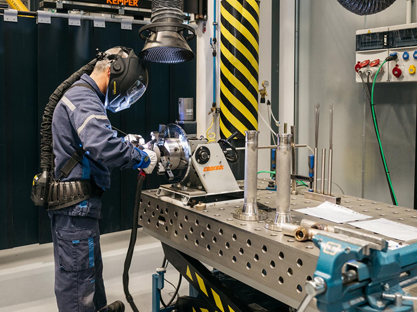 Fabricación global de electrolizadores PEM | Accelera